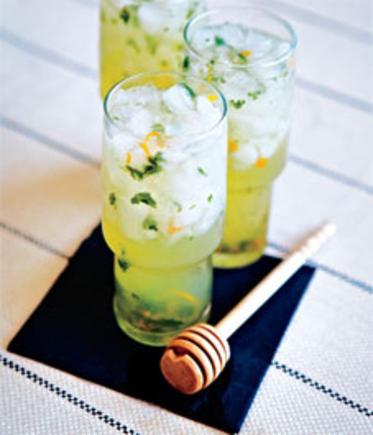 Recipe Lemon And Mint Summer Cocktail Style At Home
