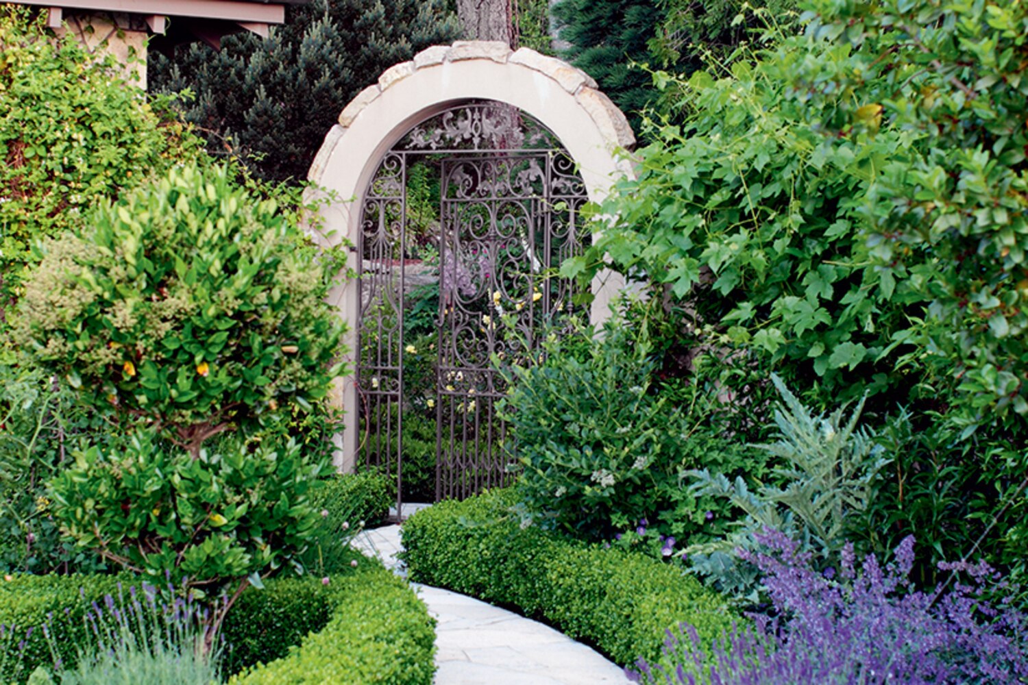 3 pretty gardens you'll want to recreate in your own backyard | Style ...