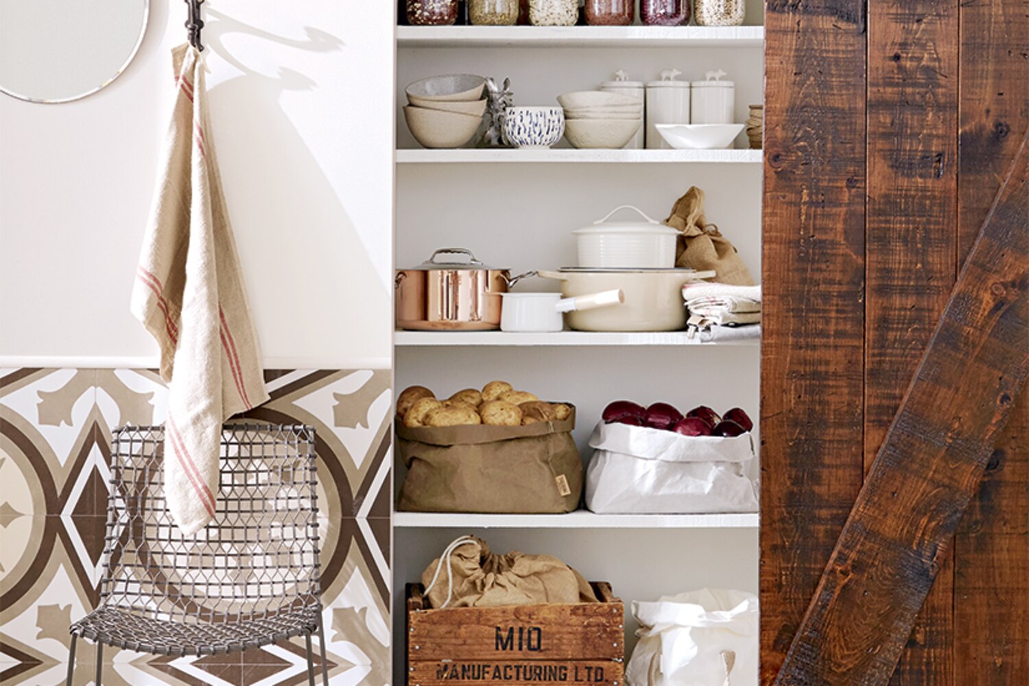 High/low: Country-style kitchen pantry | Style at Home