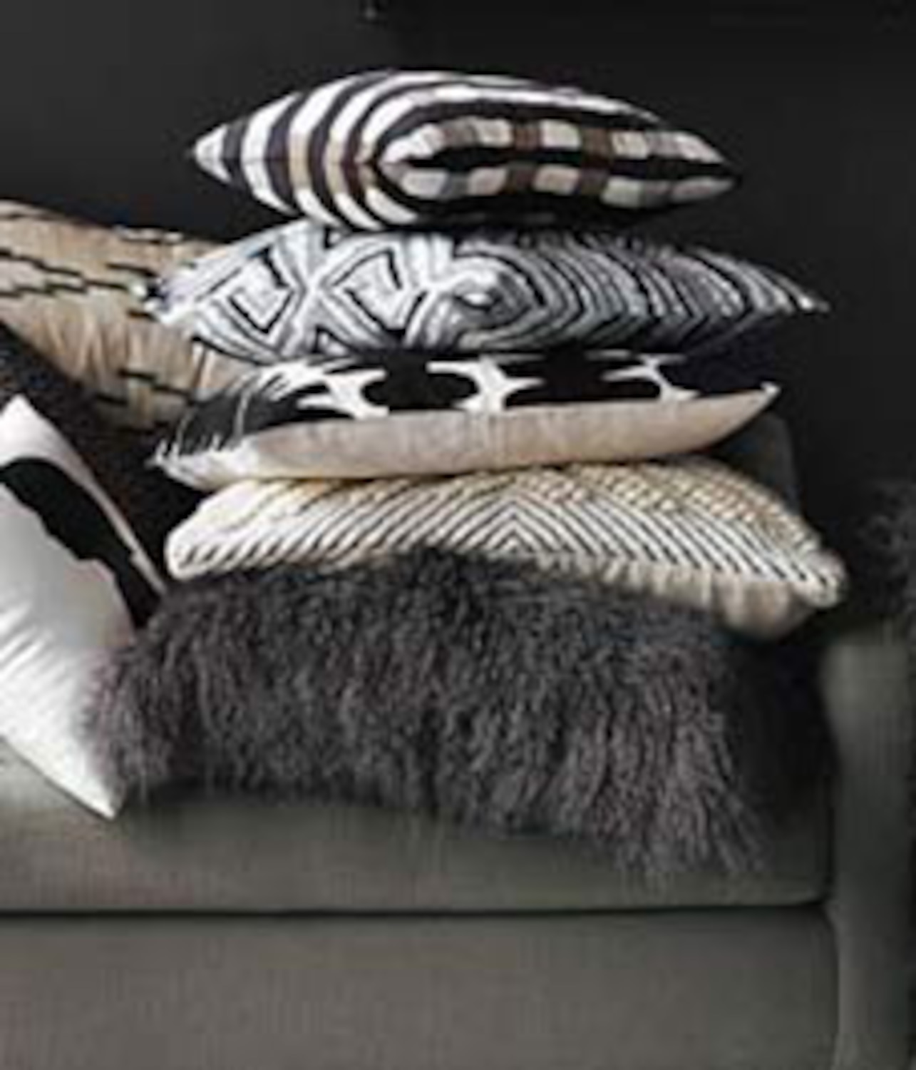 Video: How to throw your throw pillows | Style at Home