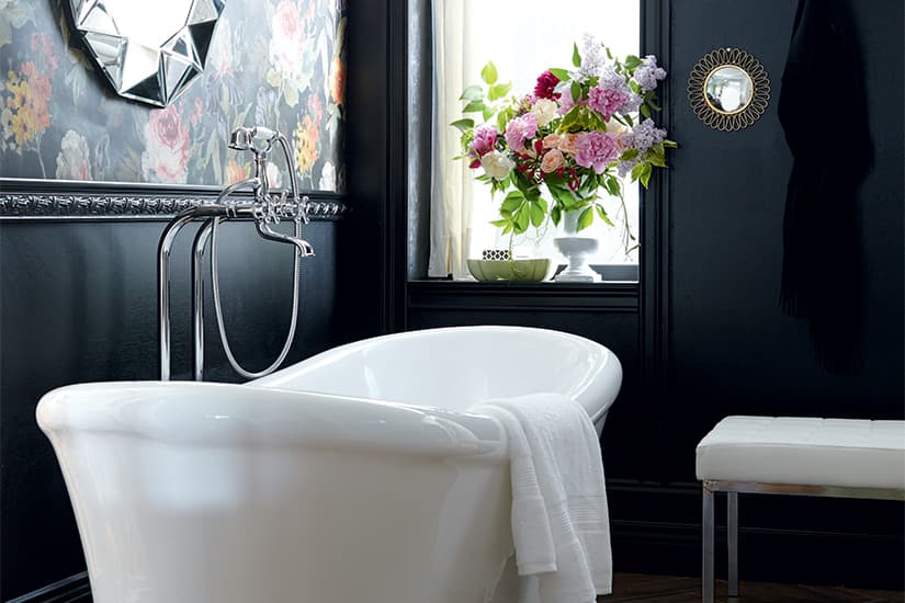 High/low: Elegant dramatic bathroom | Style at Home