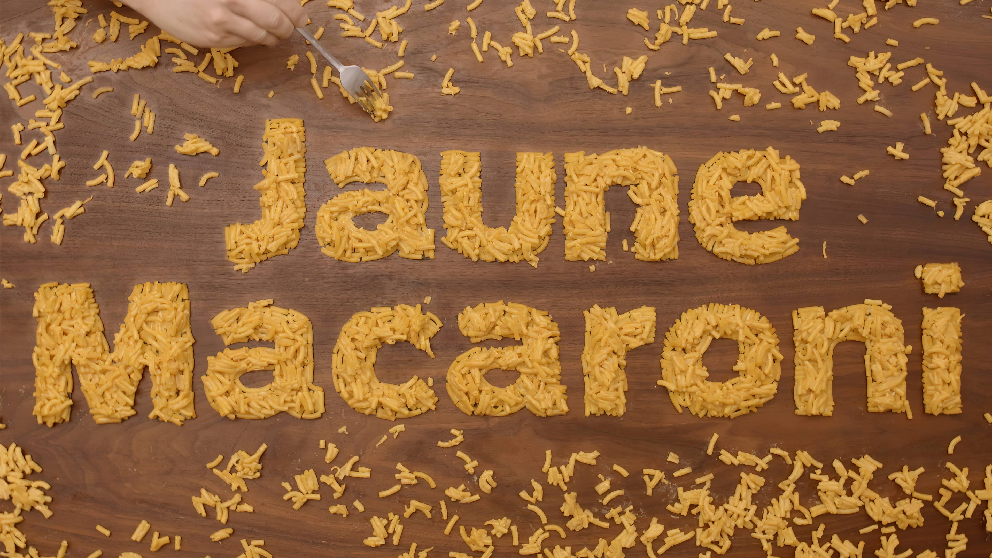 Jaune macaroni | Film | illico+