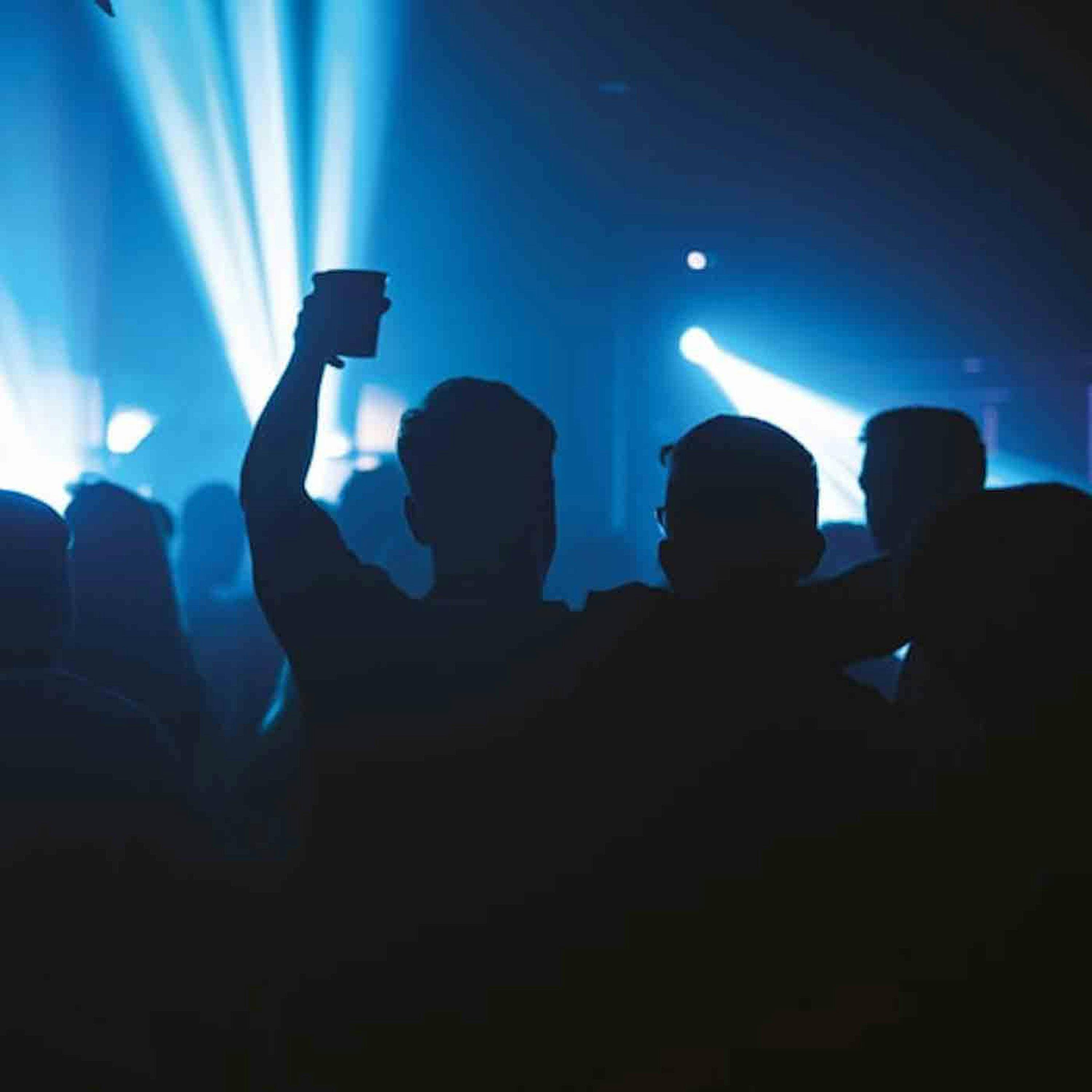 Qu'est-ce qu'une rave party ? | Maintenant, vous savez | QUB | QUB radio